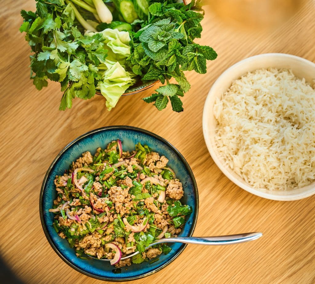Laab Mo Recept - Autentisk thailändsk köttfärssallad